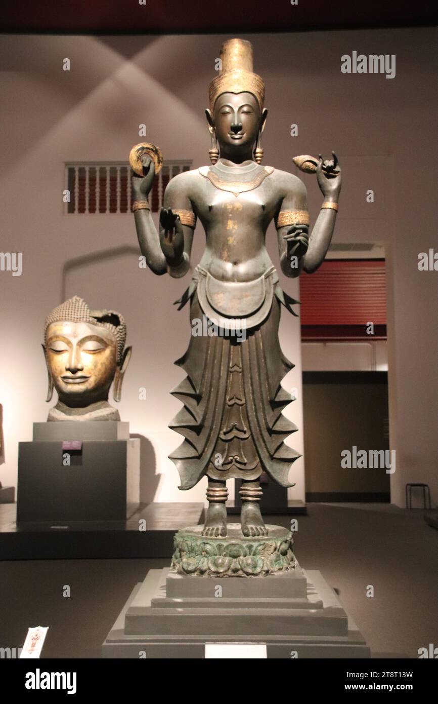 Bronze Vishnu, 14th-15th Cent, Gallery of Thai History, National Museum ...