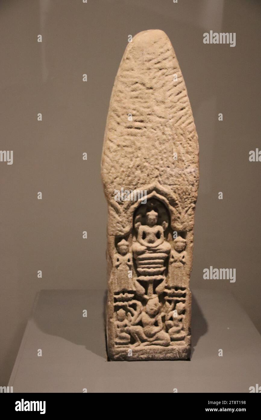 Lopburi Art (Ancient Khmer Style): Sandstone Narrative Pillar, Gallery ...