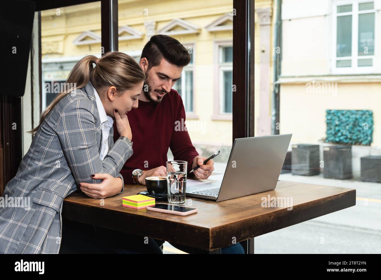 Profit and expenses hi-res stock photography and images - Alamy