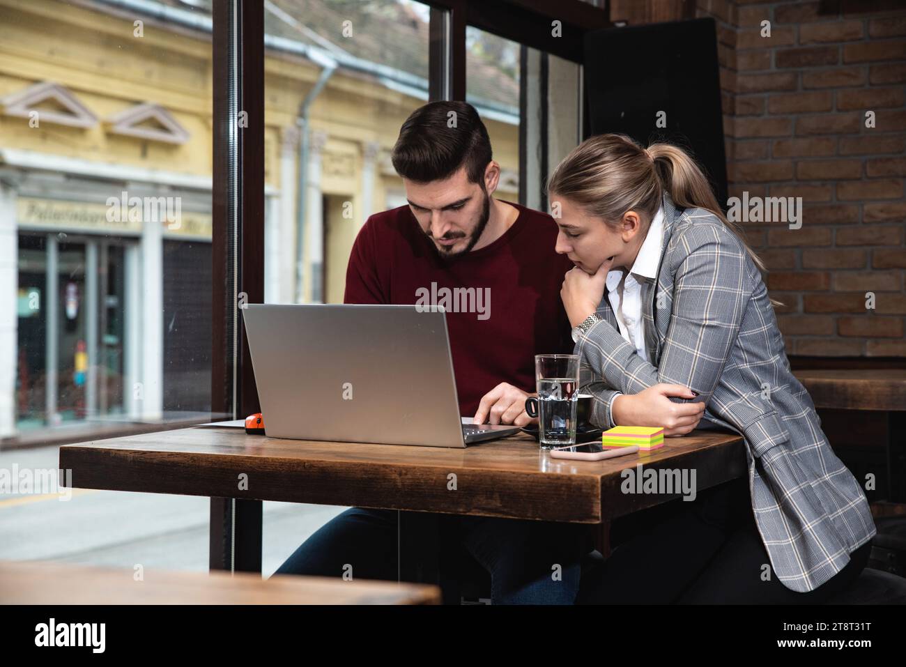 Profit and expenses hi-res stock photography and images - Alamy