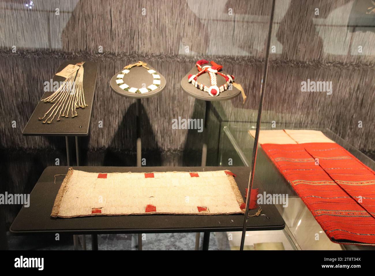 National Taiwan Museum: Taiwan Indigenous Textiles & Ornaments, Taipei ...