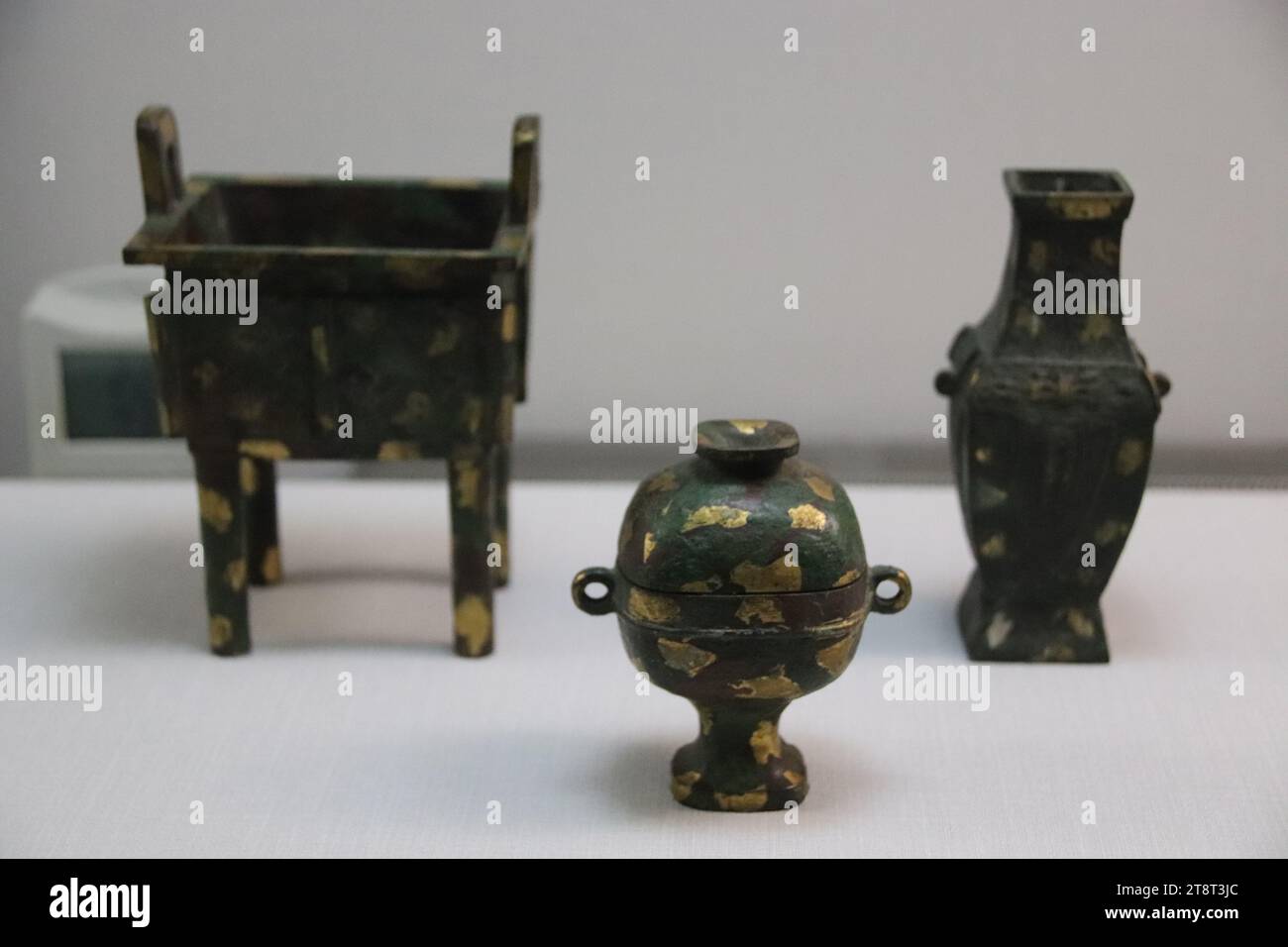 Gold inlay bronze incense vessels hi-res stock photography and images ...