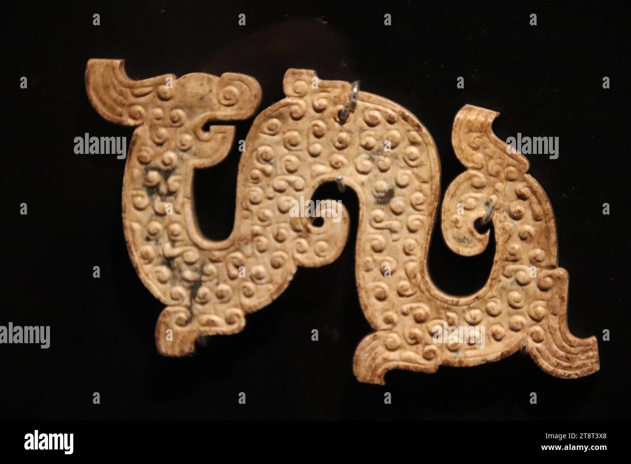 Warring States-Han Jade Dragon, Special Exhibit of Warring States to ...