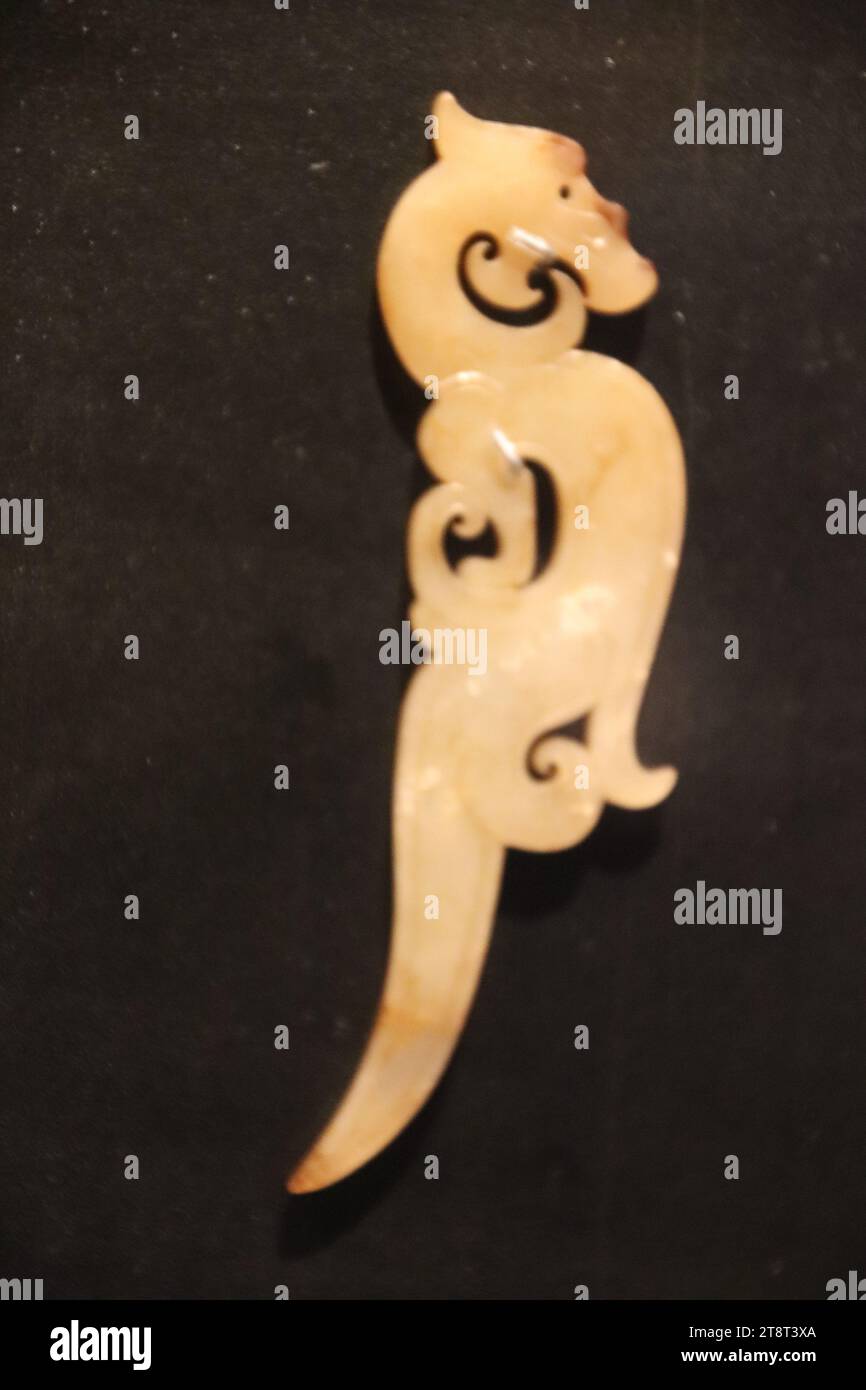 Warring States-Han Jade Dragon, Special Exhibit of Warring States to ...