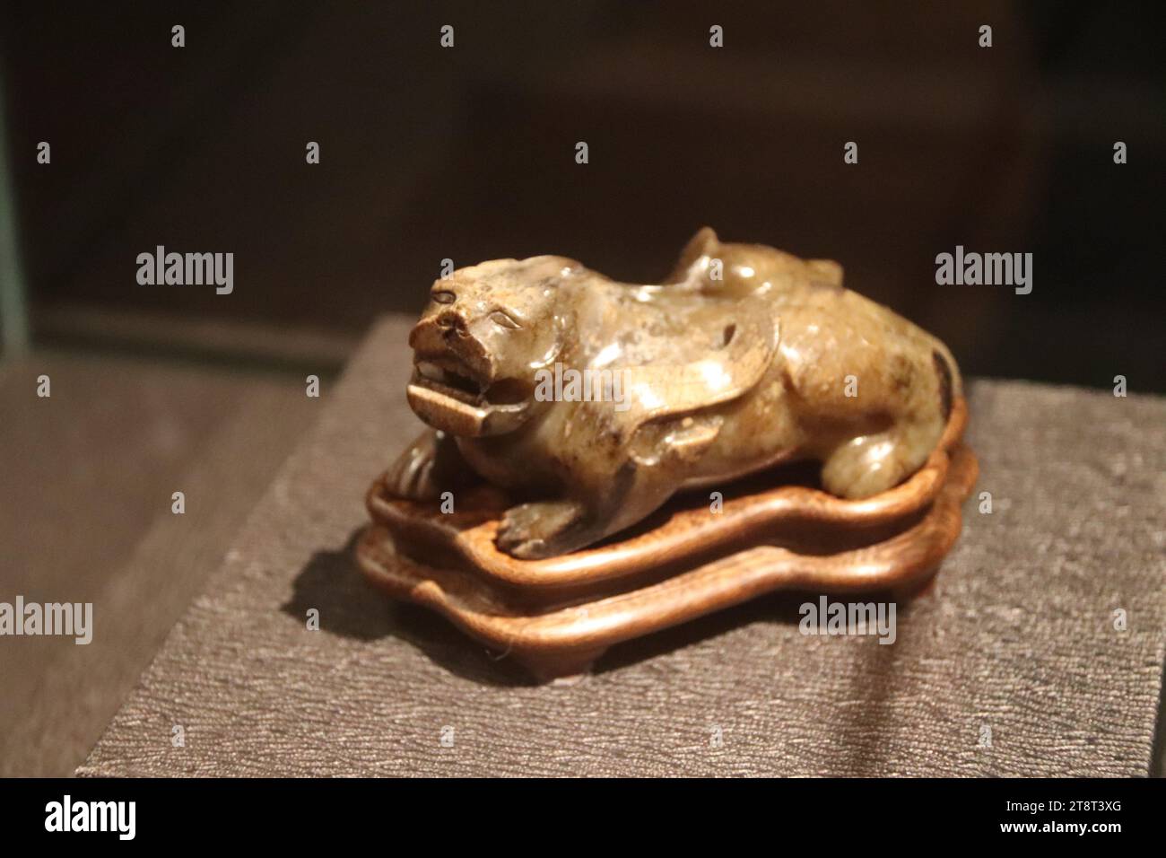 Warring States-Han Jade Beast, Special Exhibit of Warring States to Han ...