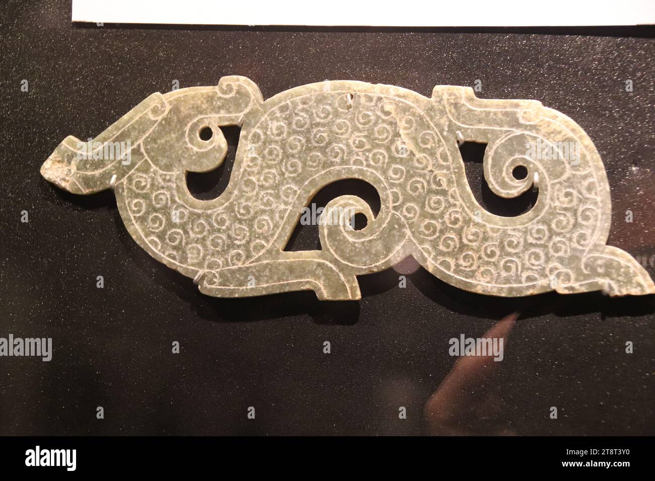 Warring States-Han Jade Dragon, Special Exhibit of Warring States to ...
