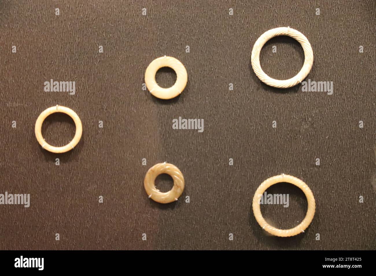 Warring States-Han Jade Rings, Special Exhibit of Warring States to Han ...