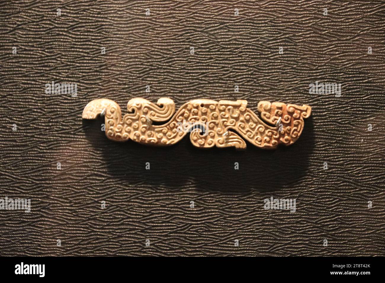 Warring States-Han Jade Dragon, Special Exhibit of Warring States to ...