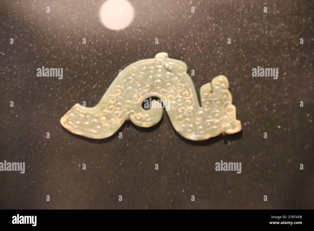 Warring States-Han Jade Dragon, Special Exhibit of Warring States to ...
