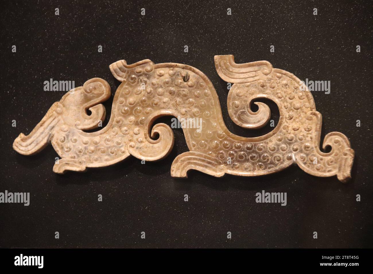 Warring States-Han Jade Dragon, Special Exhibit of Warring States to ...