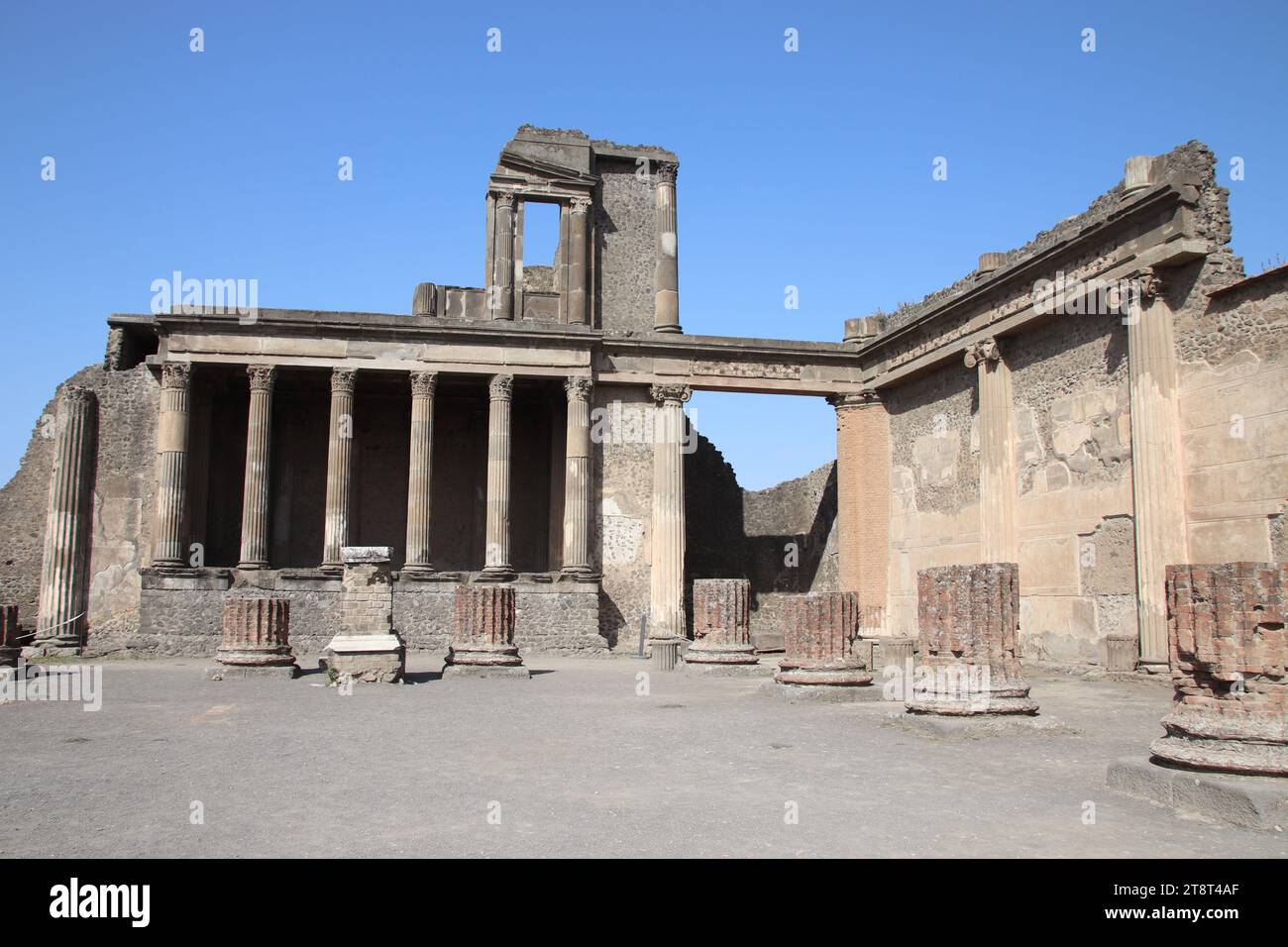 Pompeii Ruins, Remains of Roman city buried by eruption of Mt. Vesuvius ...