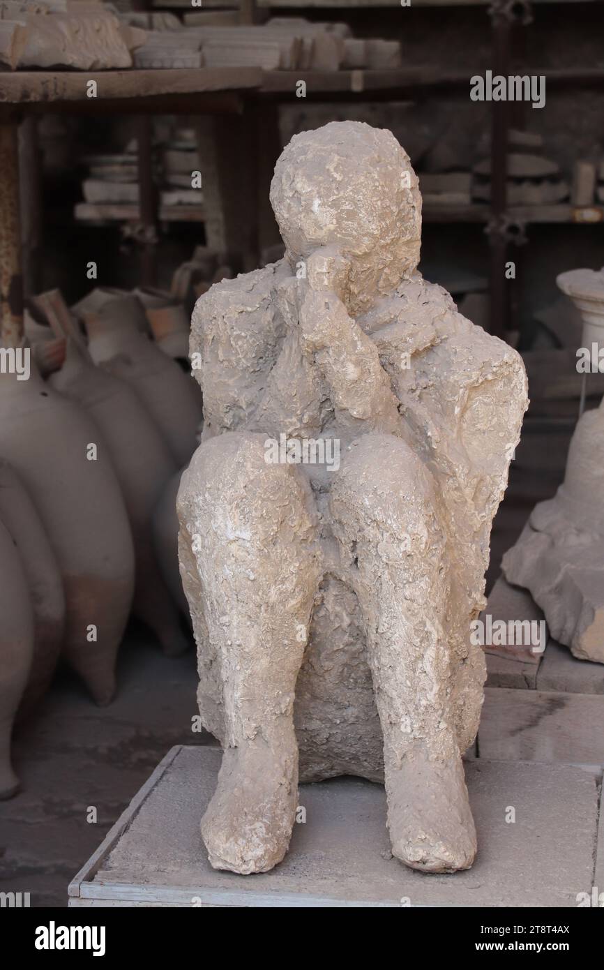 Pompeii Ruins: Cast of Human Victim, Remains of Roman city buried by ...