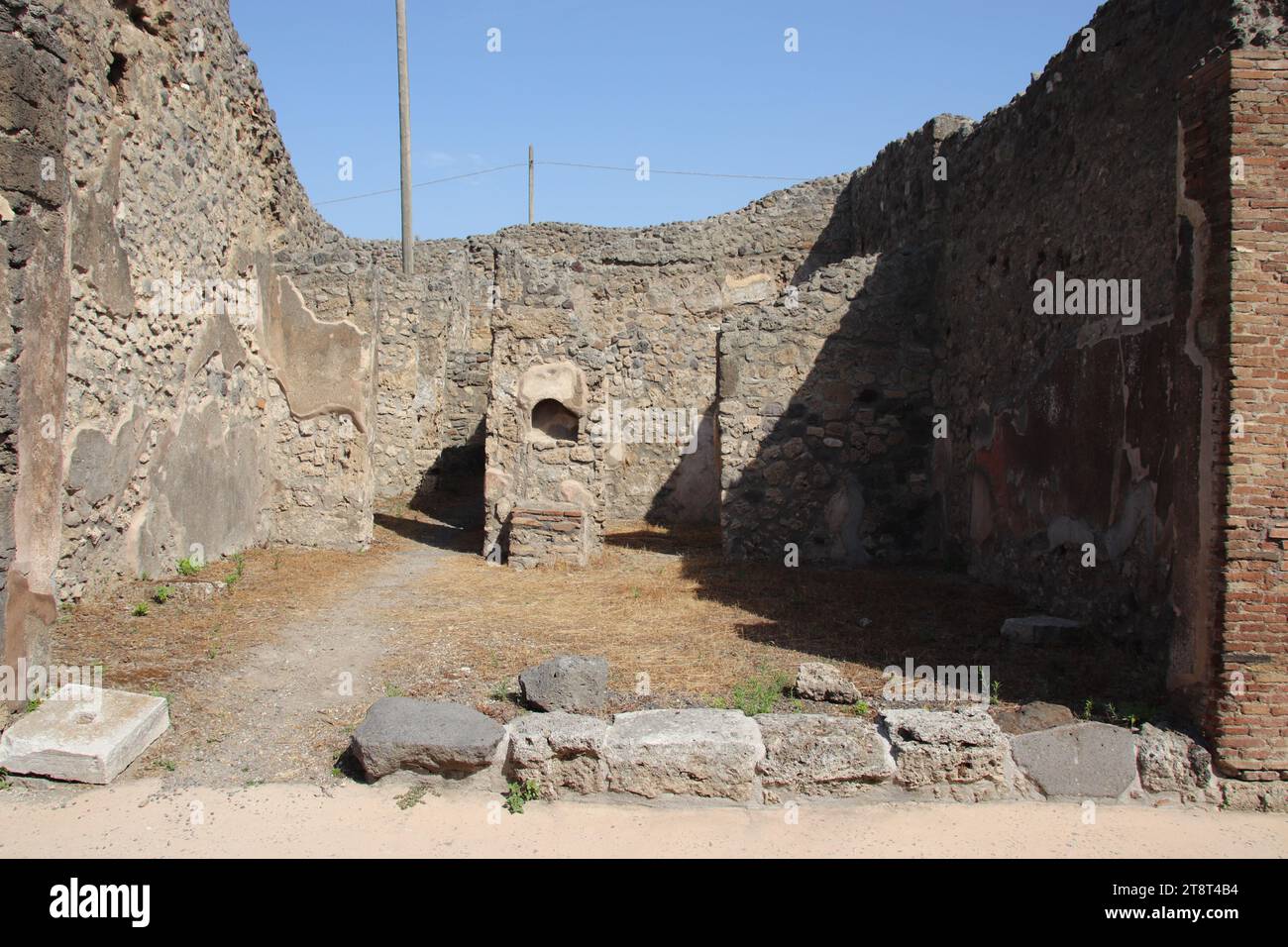 Pompeii Ruins, Remains of Roman city buried by eruption of Mt. Vesuvius ...