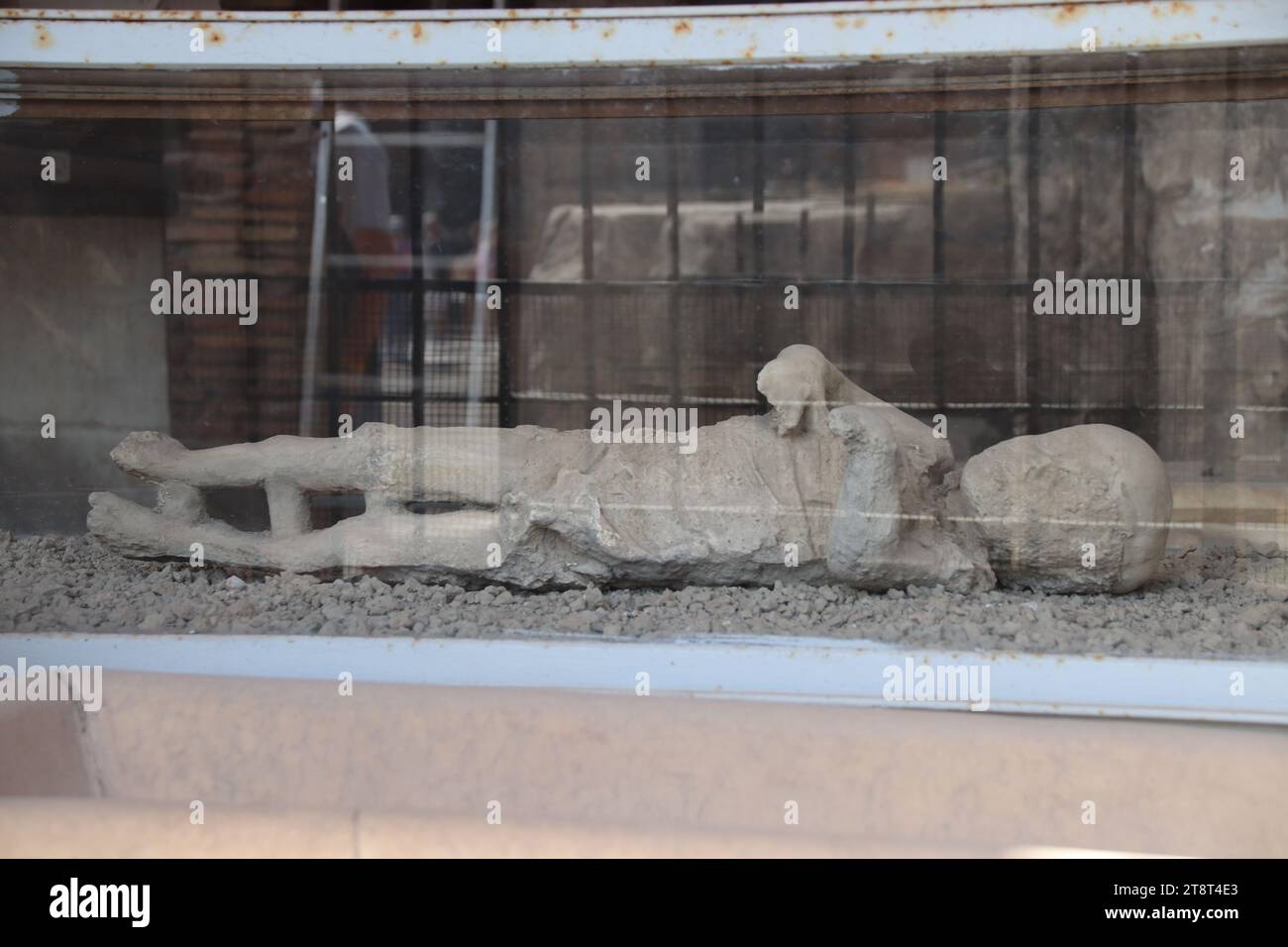 Pompeii Ruins: Cast of Young Victim, Remains of Roman city buried by ...