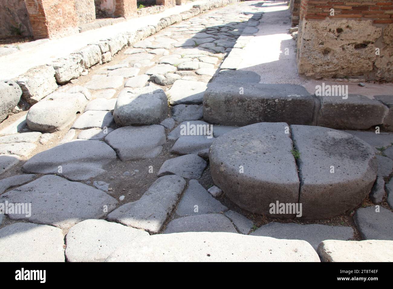 Pompeii Ruins, Remains of Roman city buried by eruption of Mt. Vesuvius ...
