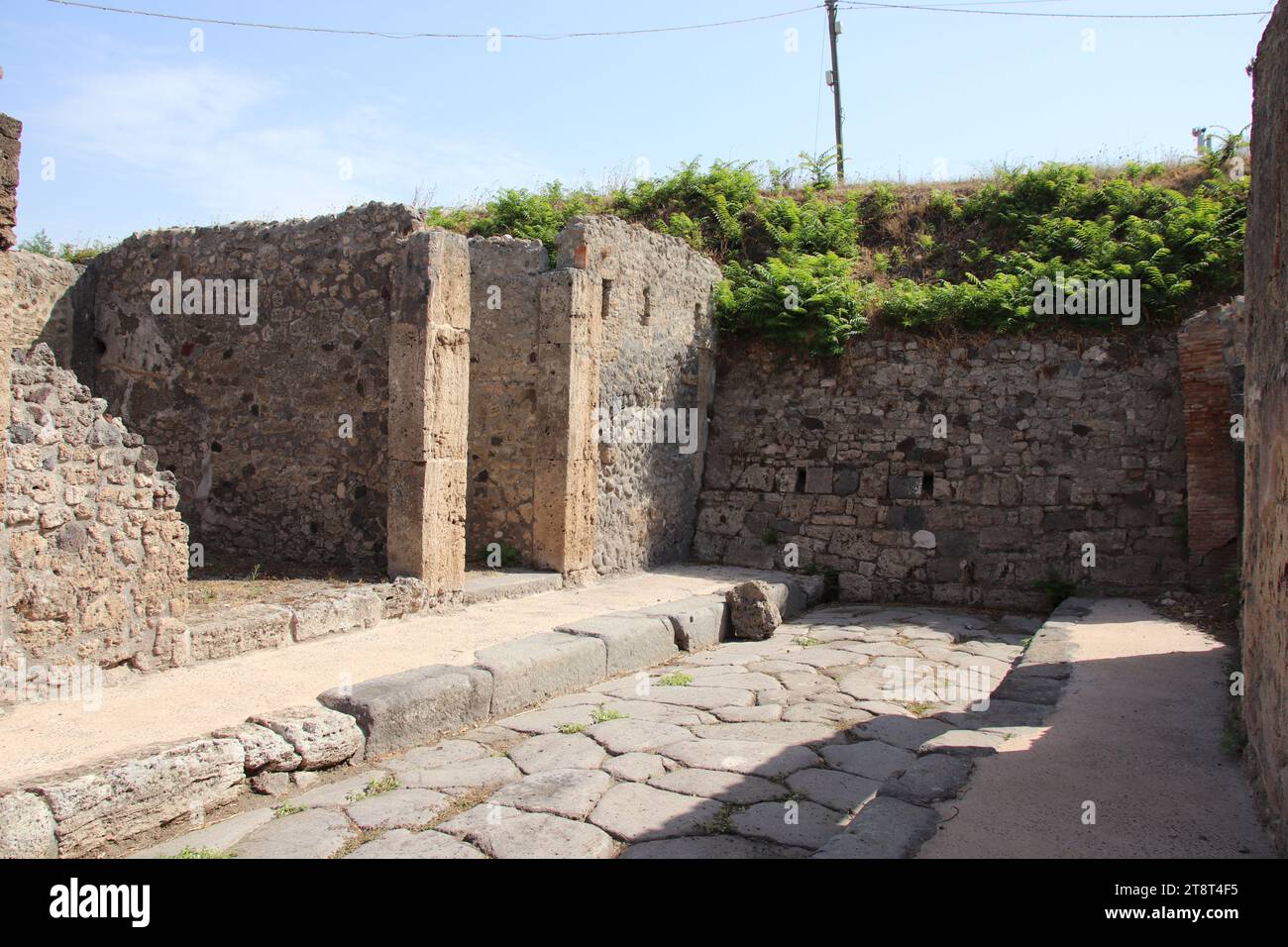 Pompeii Ruins, Remains of Roman city buried by eruption of Mt. Vesuvius ...