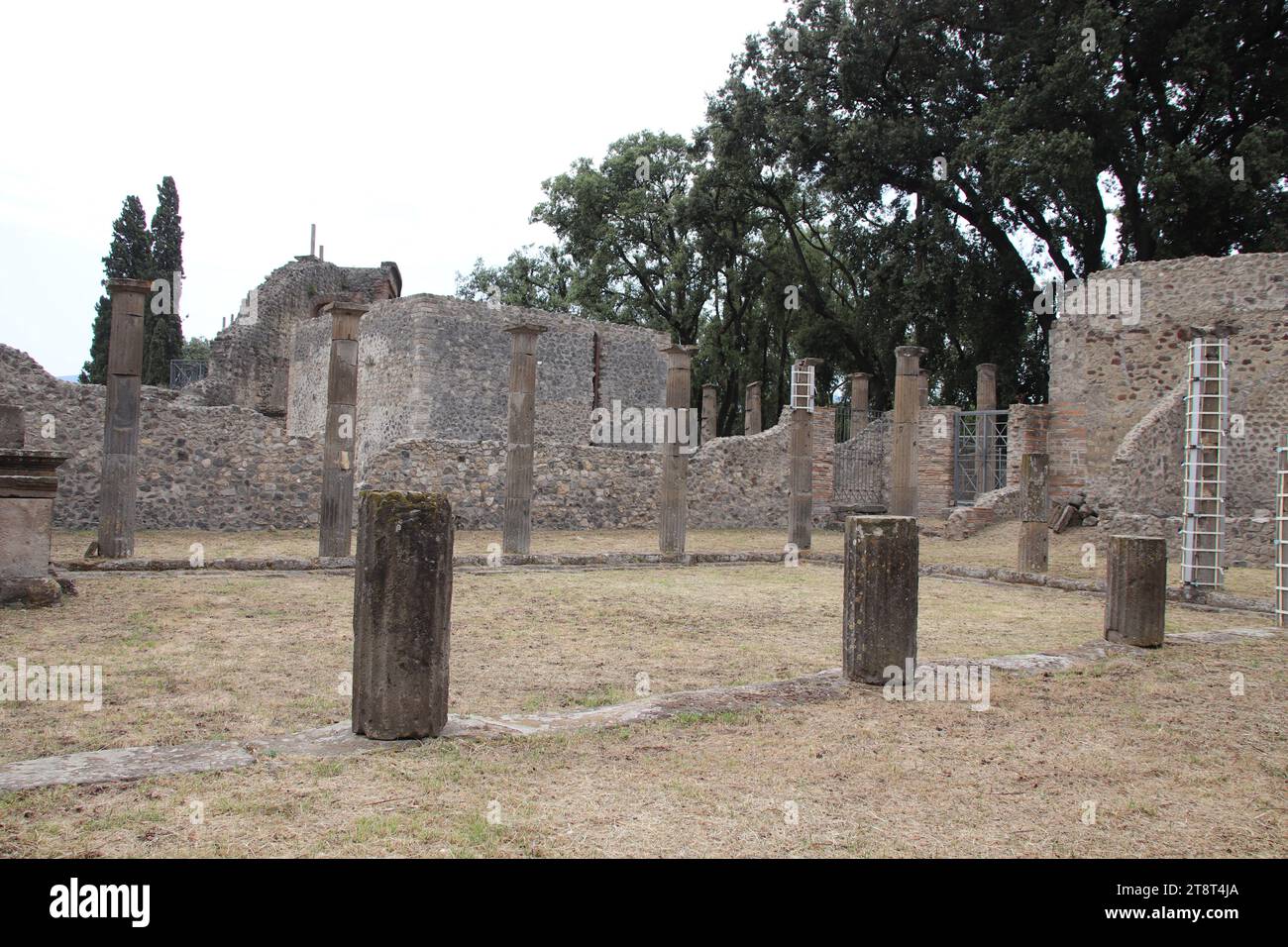 Pompeii Ruins, Remains of Roman city buried by eruption of Mt. Vesuvius ...