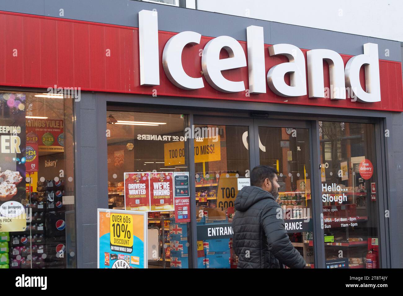 Slough, UK. 20th November, 2023. An Iceland store in Slough High Street ...