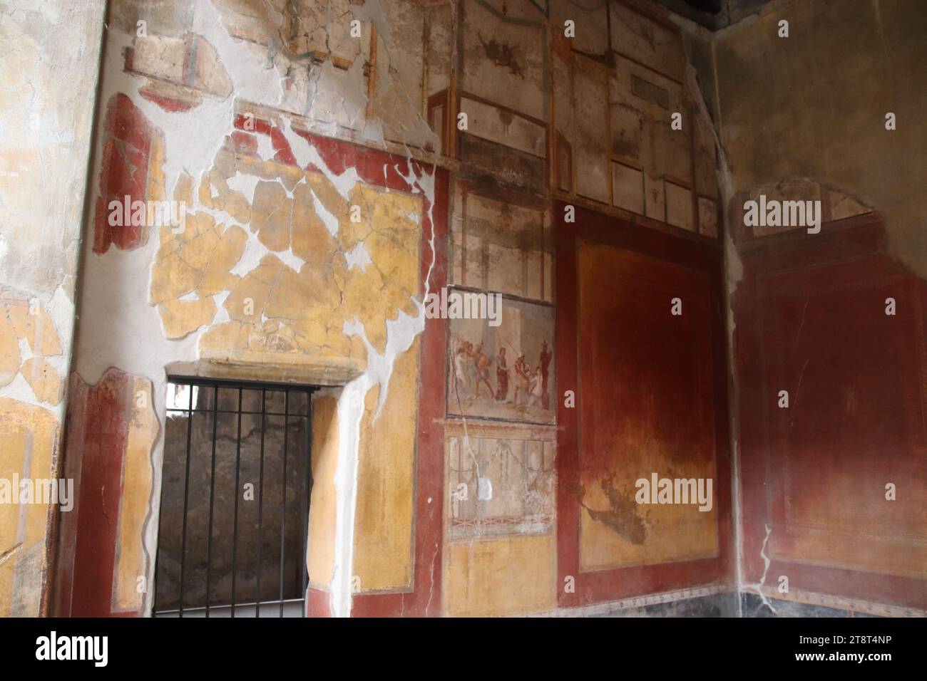 Pompeii Ruins Fresco, Remains of Roman city buried by eruption of Mt ...