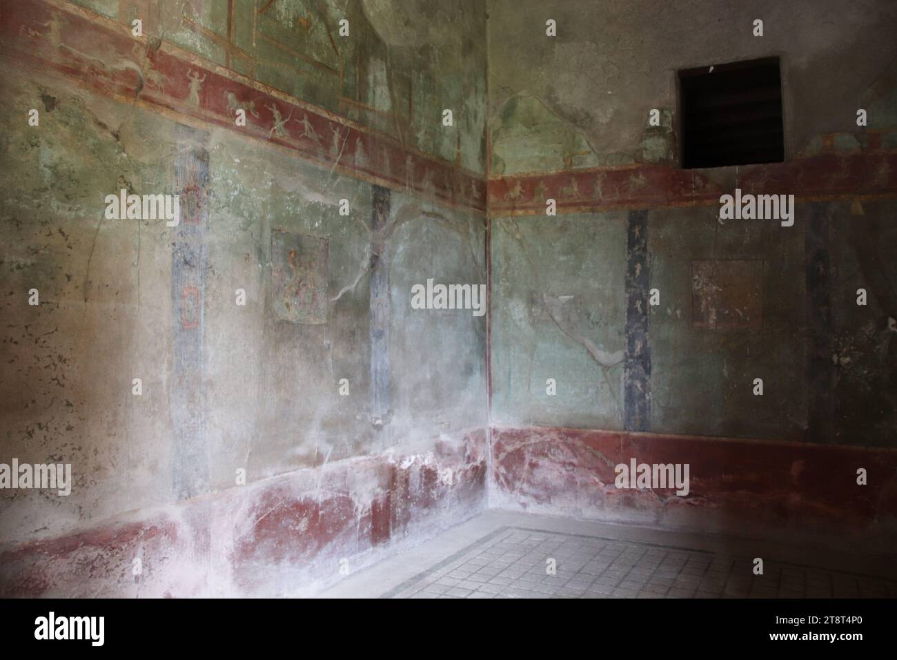 Pompeii Ruins Fresco, Remains of Roman city buried by eruption of Mt ...