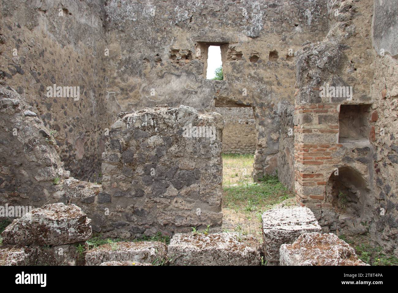 Pompeii Ruins, Remains of Roman city buried by eruption of Mt. Vesuvius ...