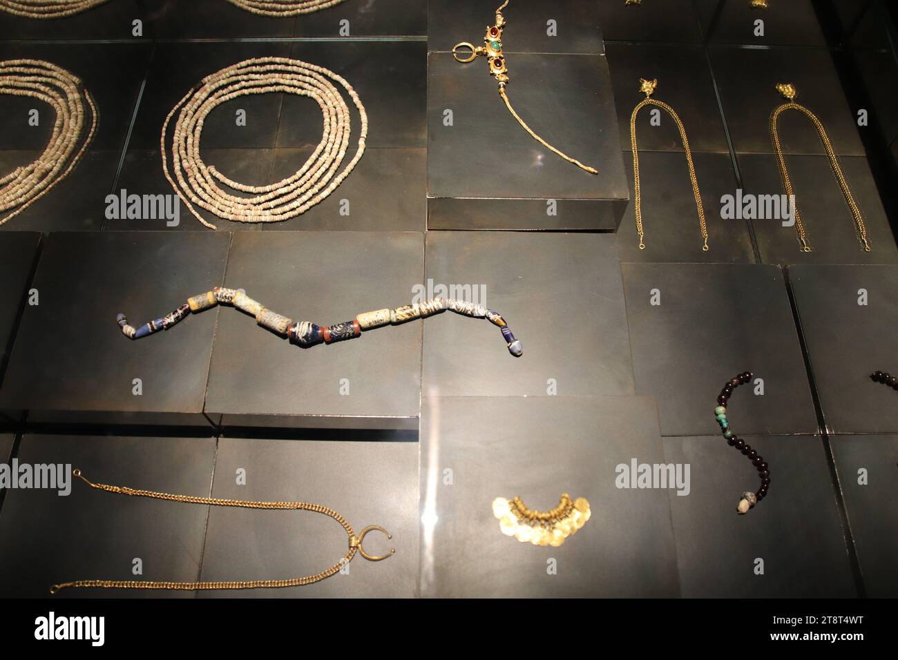 Pompeii Ruins Jewelry From Greece Or Magna Graecia Remains Of Roman