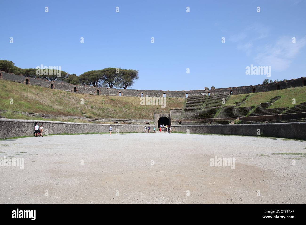 Pompeii Ruins: Amphitheater, Remains of Roman city buried by eruption ...