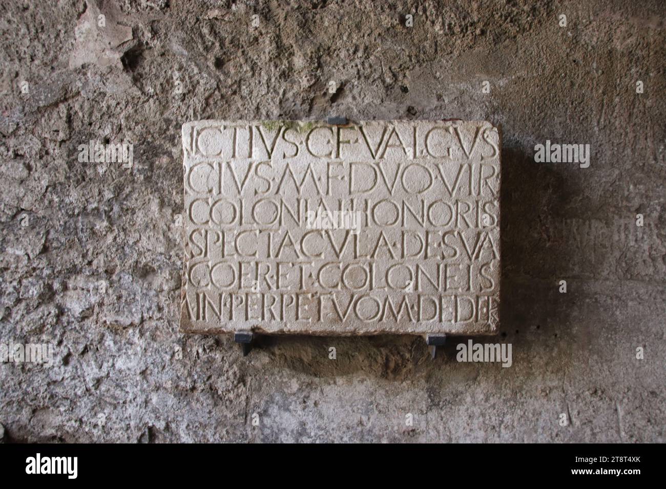 Pompeii Ruins, Remains of Roman city buried by eruption of Mt. Vesuvius ...
