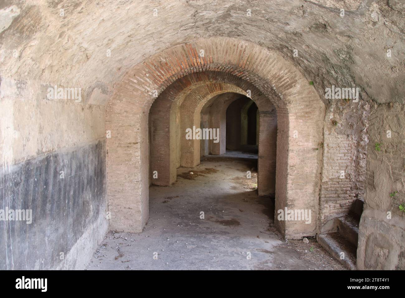 Pompeii Ruins: Amphitheater, Remains of Roman city buried by eruption ...
