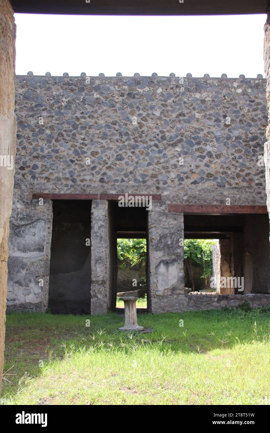 Pompeii Ruins, Remains of Roman city buried by eruption of Mt. Vesuvius ...