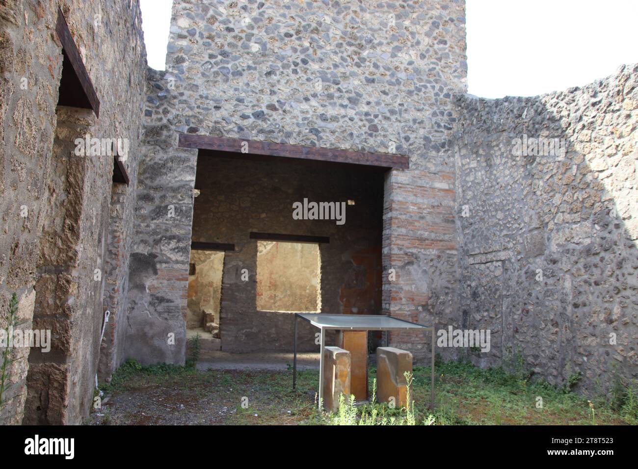 Pompeii Ruins, Remains of Roman city buried by eruption of Mt. Vesuvius ...