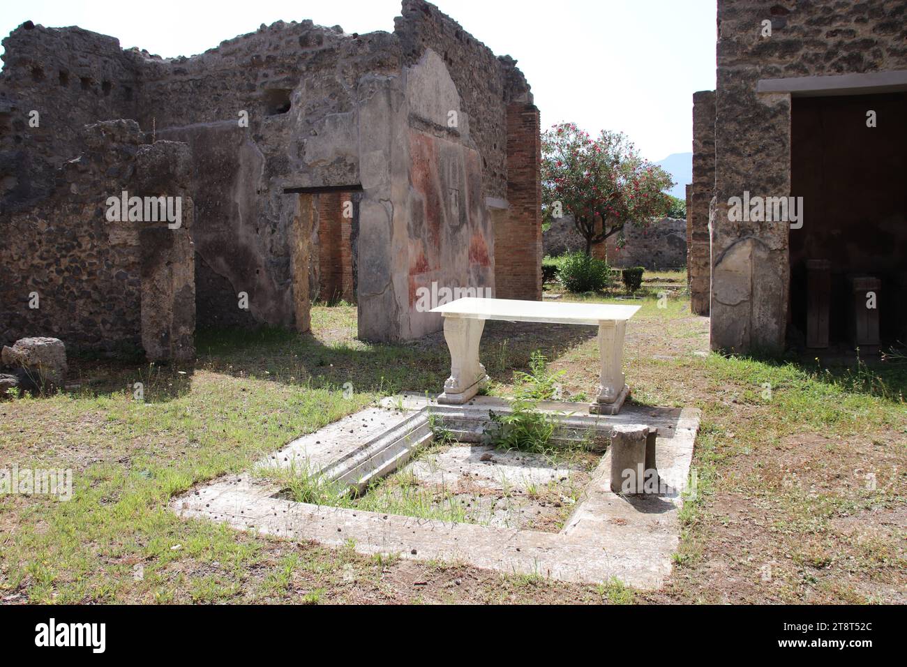 Pompeii Ruins, Remains of Roman city buried by eruption of Mt. Vesuvius ...