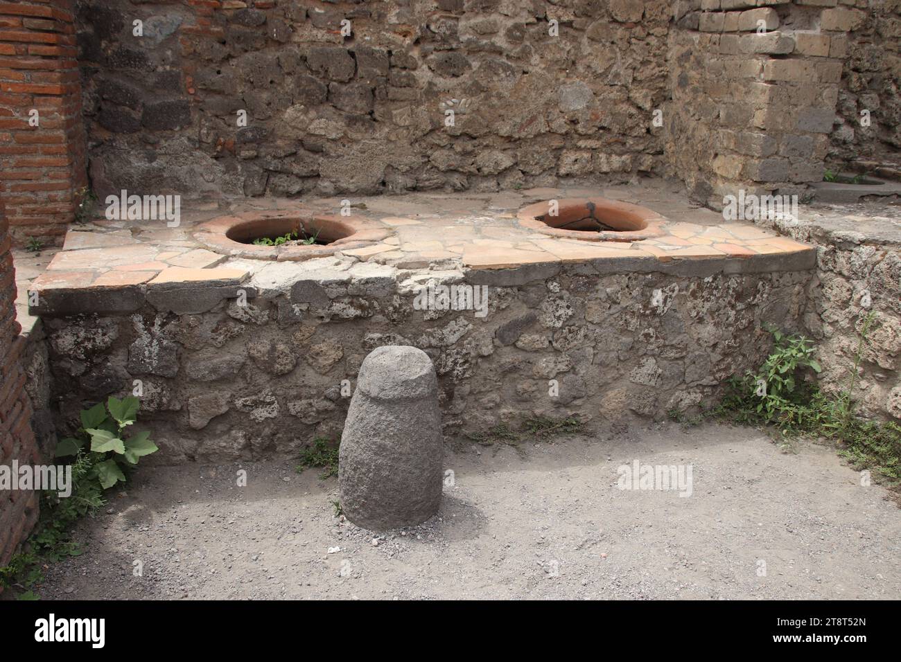 Pompeii Ruins Kitchen Stoves, Remains of Roman city buried by eruption ...