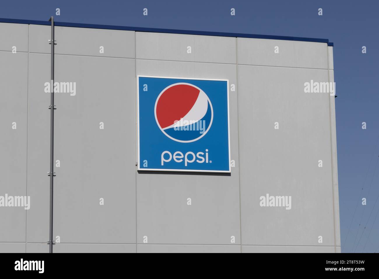 Indianapolis - November 19, 2023: Pepsi Bottling Group signage. Pepsi ...