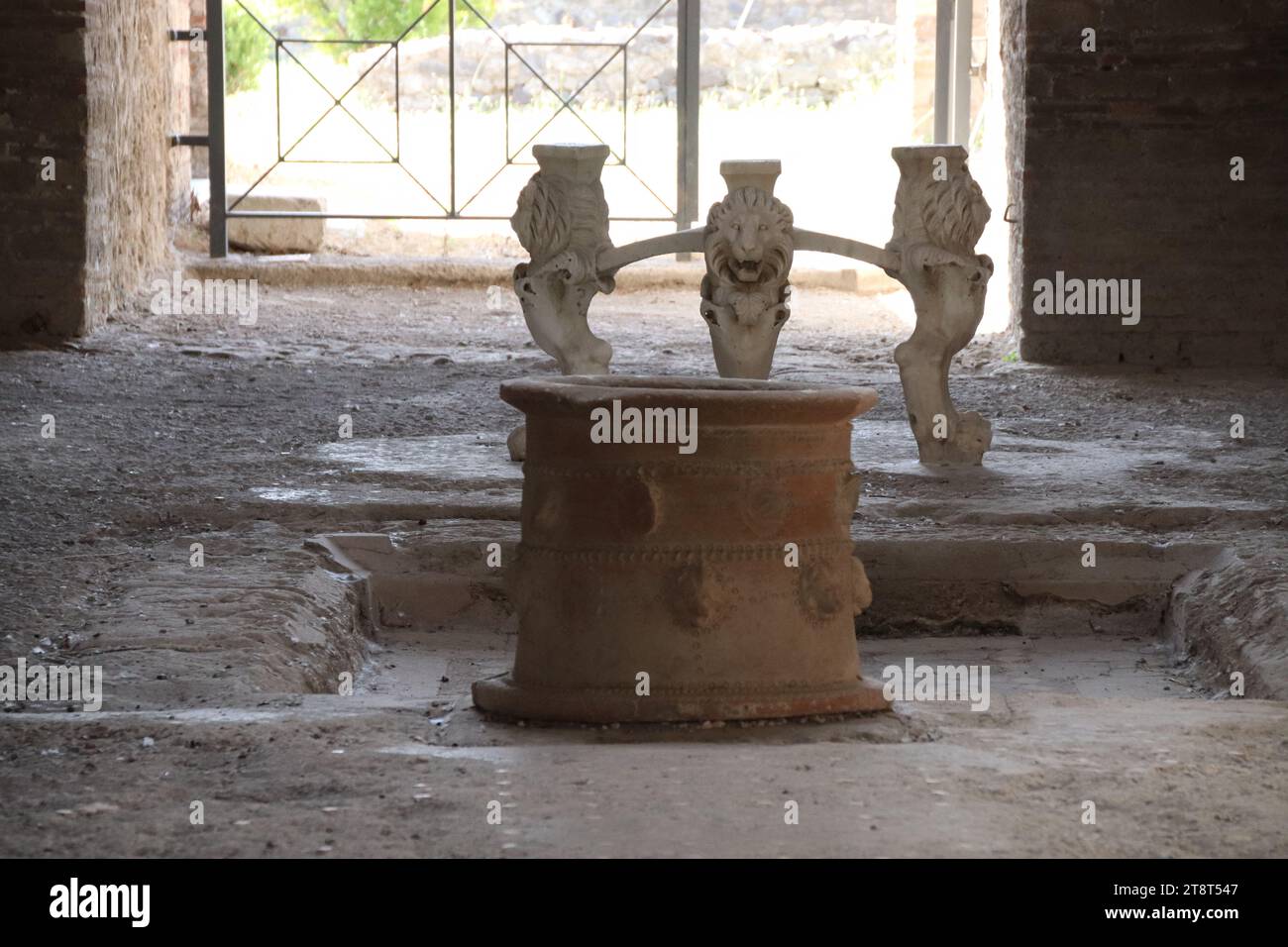 Pompeii Ruins, Remains of Roman city buried by eruption of Mt. Vesuvius ...