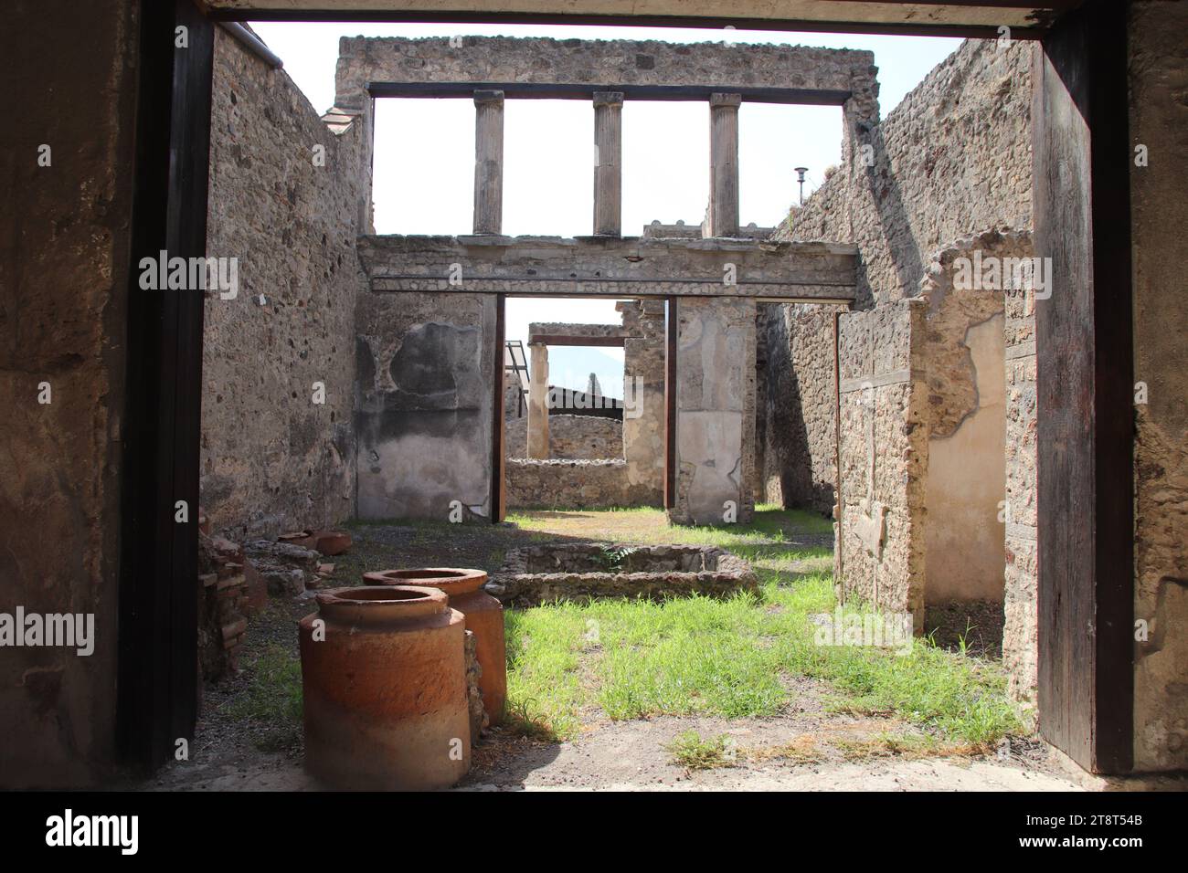 Pompeii Ruins, Remains of Roman city buried by eruption of Mt. Vesuvius ...