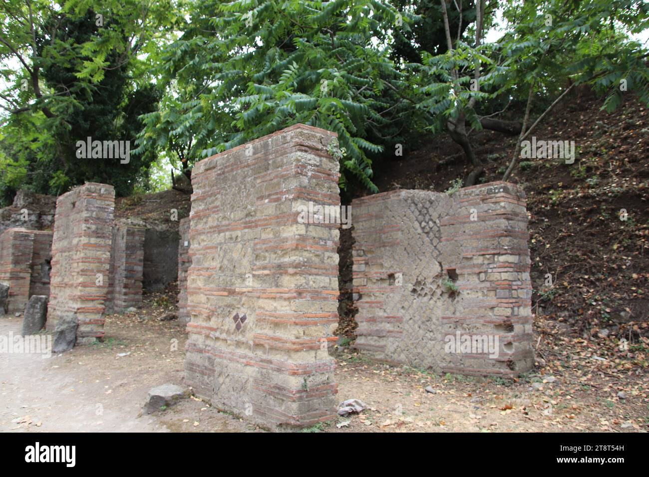 Pompeii Ruins: Necropolis of Porta Ercolano, Remains of Roman city ...