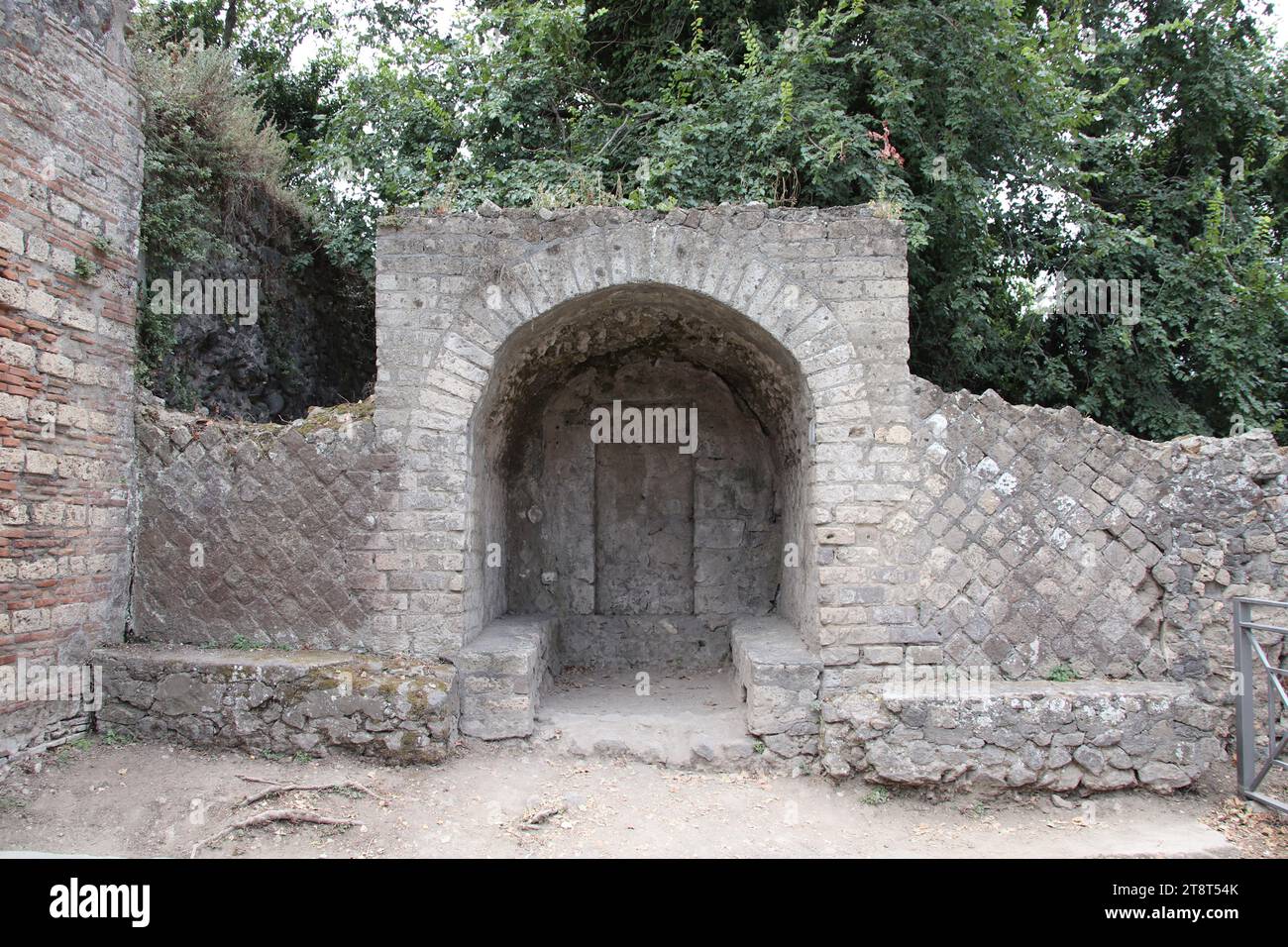 Pompeii Ruins, Remains of Roman city buried by eruption of Mt. Vesuvius ...