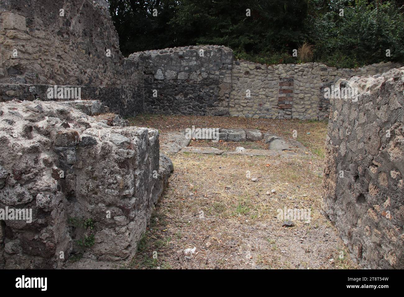 Pompeii Ruins, Remains of Roman city buried by eruption of Mt. Vesuvius ...