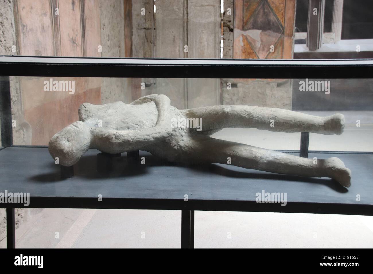 Pompeii Ruins: Cast of Human Victim at Villa of the Mysteries, Remains ...