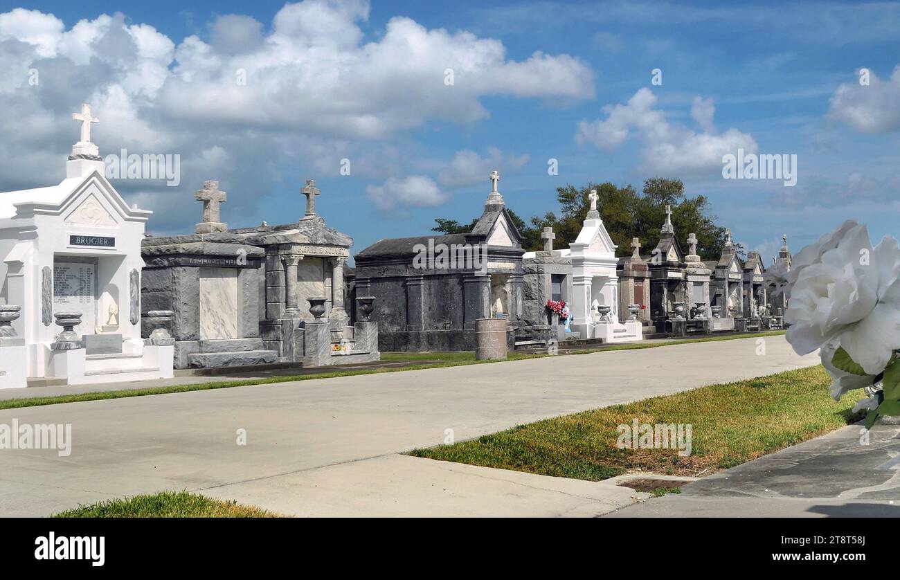 New orleans cemeteries hi-res stock photography and images - Alamy