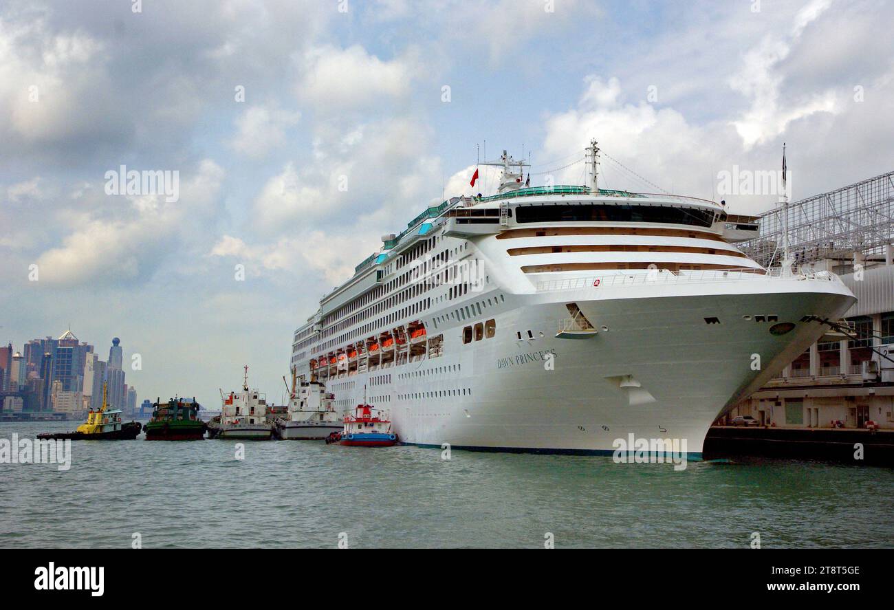 Dawn Princess. Hong Kong Stock Photo - Alamy