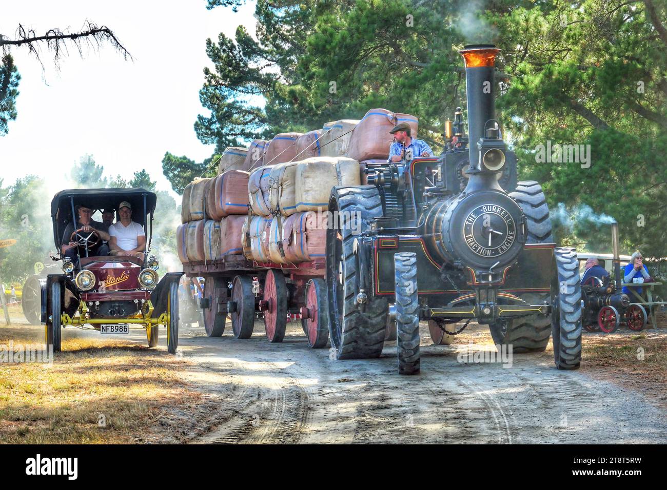 Stanley Steamer & Burrell Traction engine, Stanley made steam-powered ...