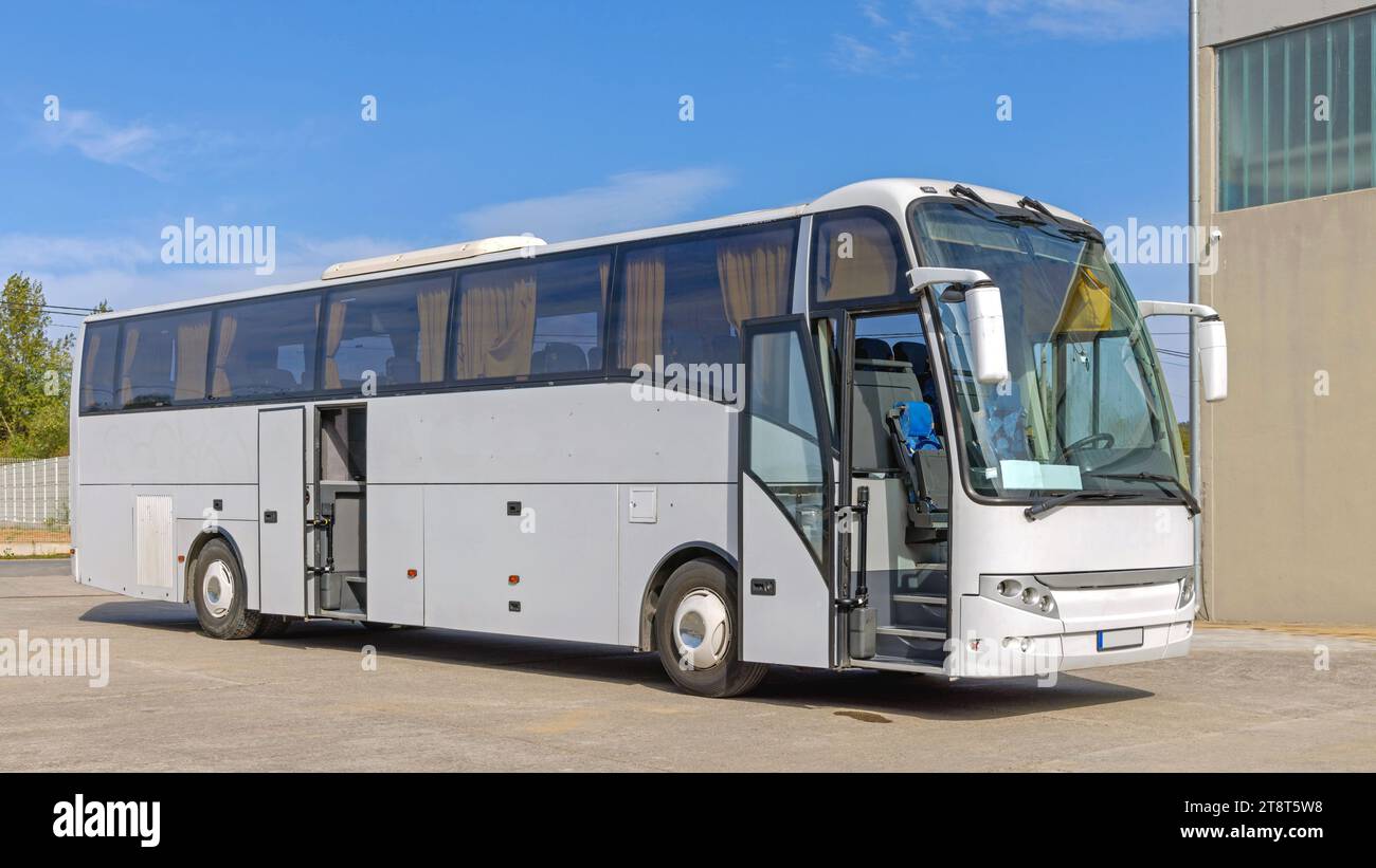Open Doors at White Coach Bus Passeengers Transport Stock Photo - Alamy