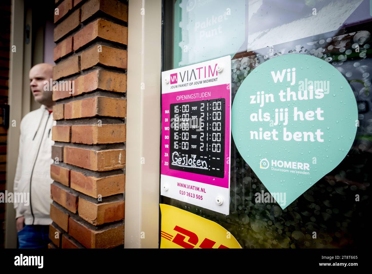 ILLUSTRATIVE - A neighborhood point of the Homerr delivery service. ANP ...