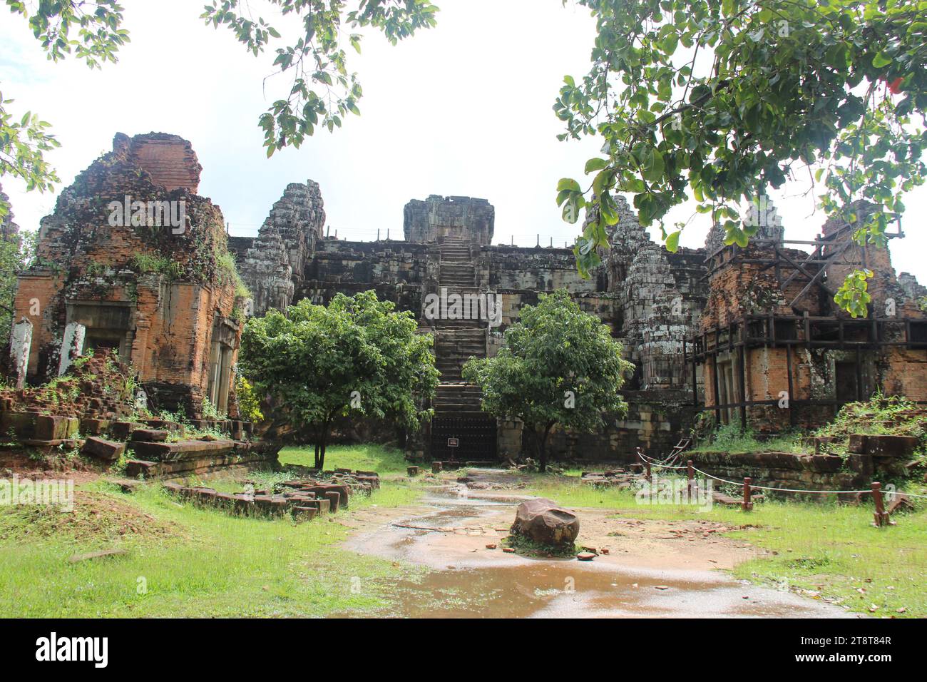 Phnom Bakheng, Khmer temple, ancient Angkor area, Cambodia. Reign of ...