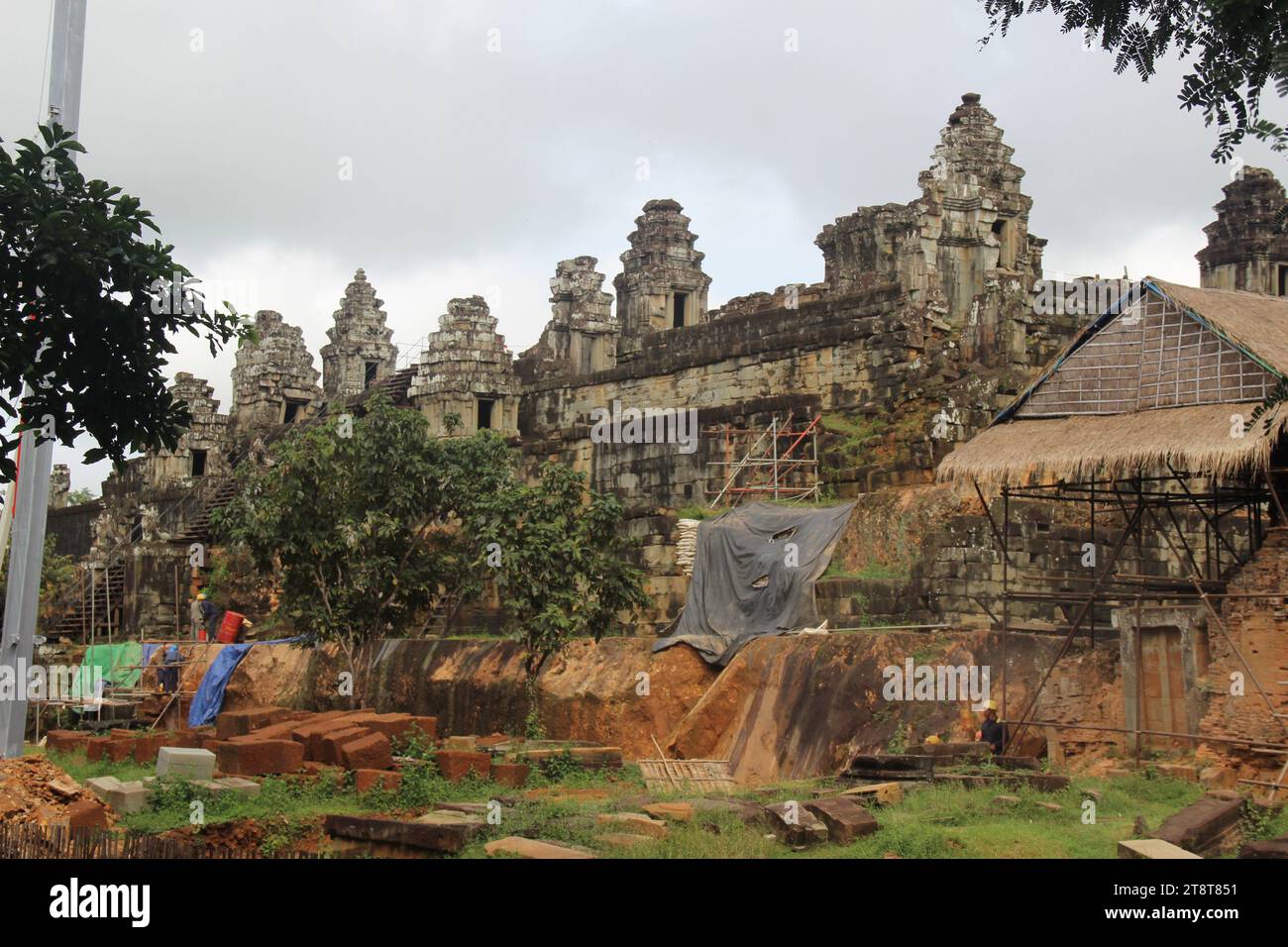 Phnom Bakheng, Khmer temple, ancient Angkor area, Cambodia. Reign of ...