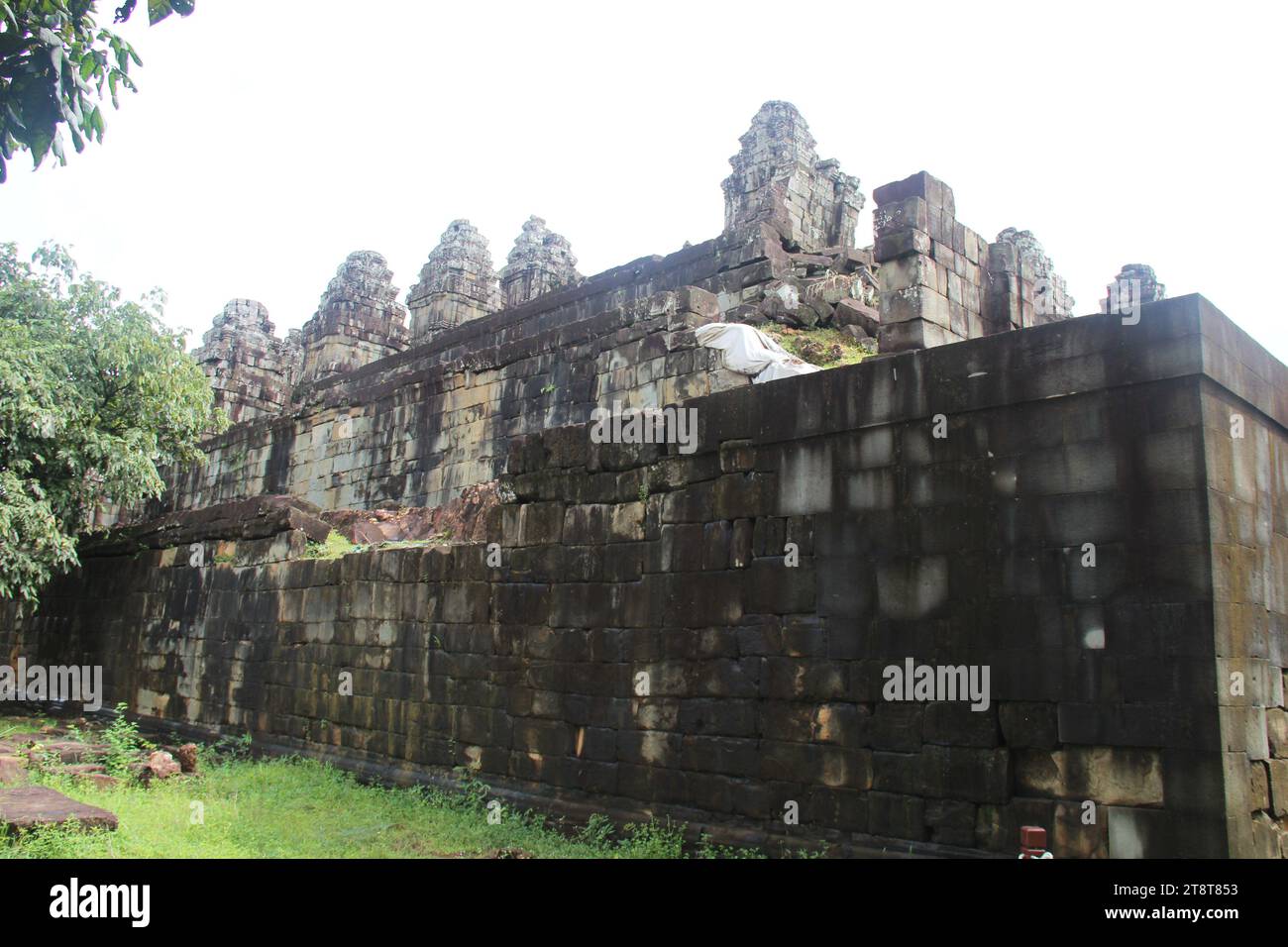 Phnom Bakheng, Khmer temple, ancient Angkor area, Cambodia. Reign of ...