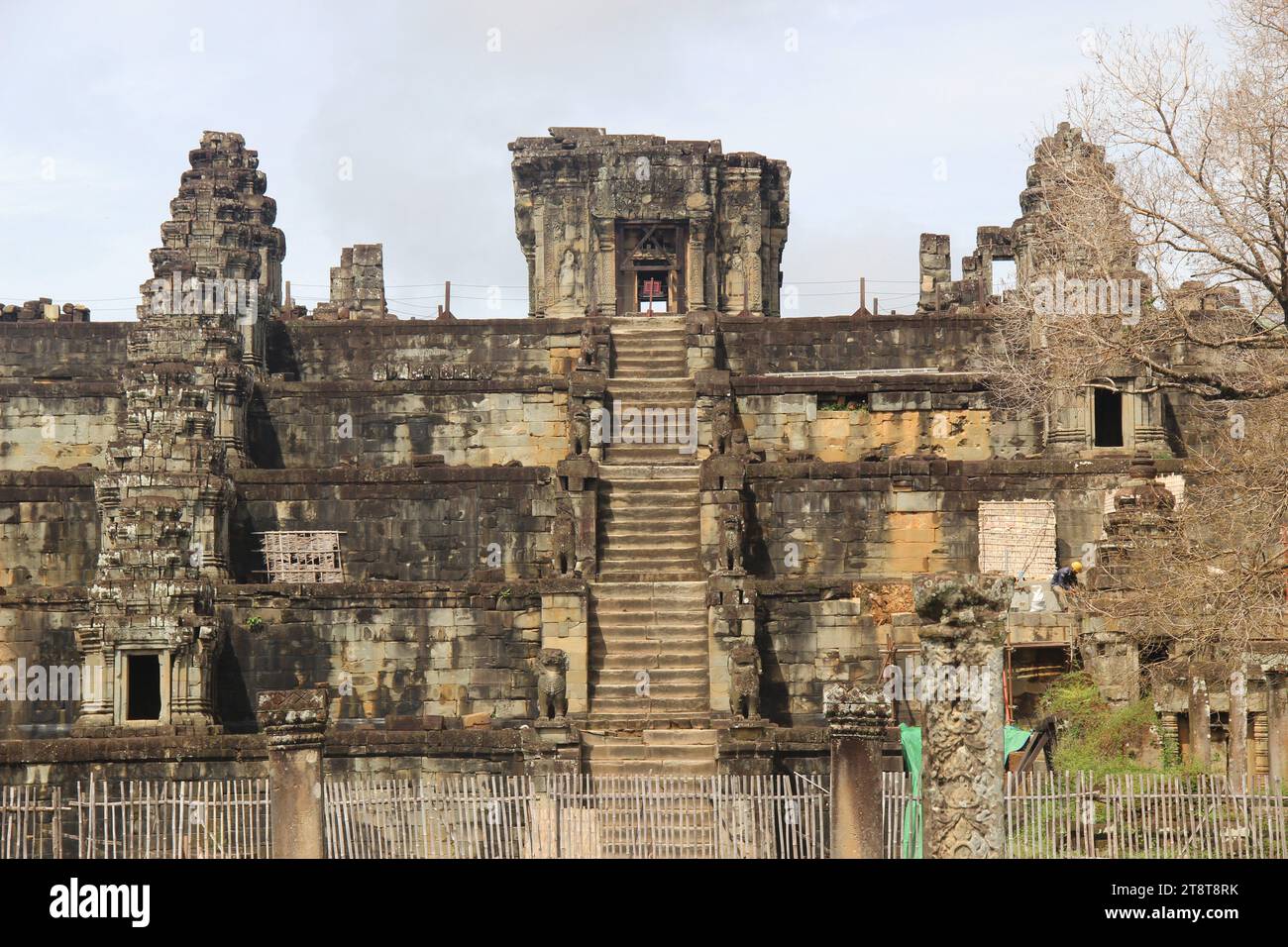 Phnom Bakheng, Khmer temple, ancient Angkor area, Cambodia. Reign of ...