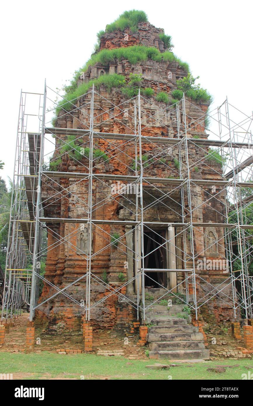 Lolei, Khmer temple, ancient Angkor area, Cambodia. Reign of Yasovarman ...